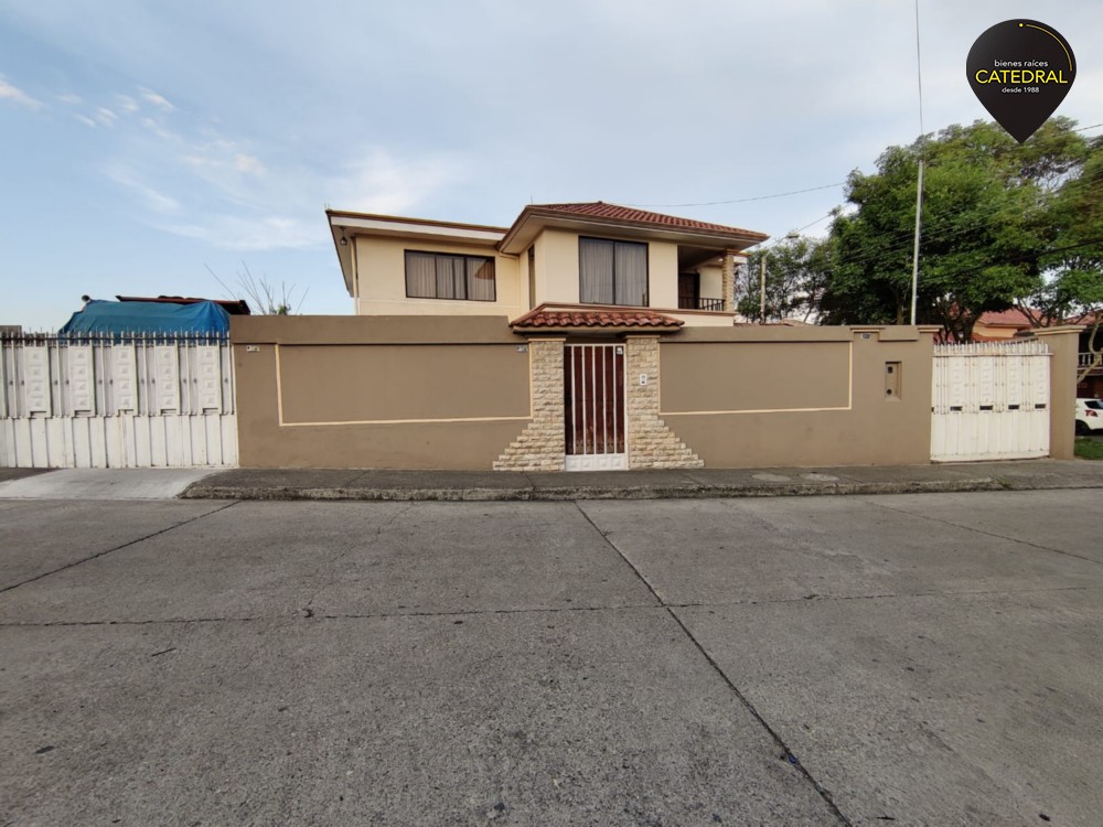 Casa de Alquiler en Cuenca sector TOTEMS Remigio Crespo